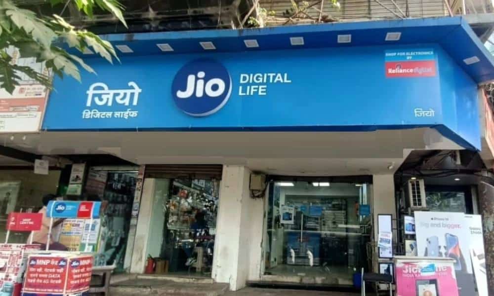 Perfect India SIM Card Guide (2026): eSIM vs. Physical Tourist SIM